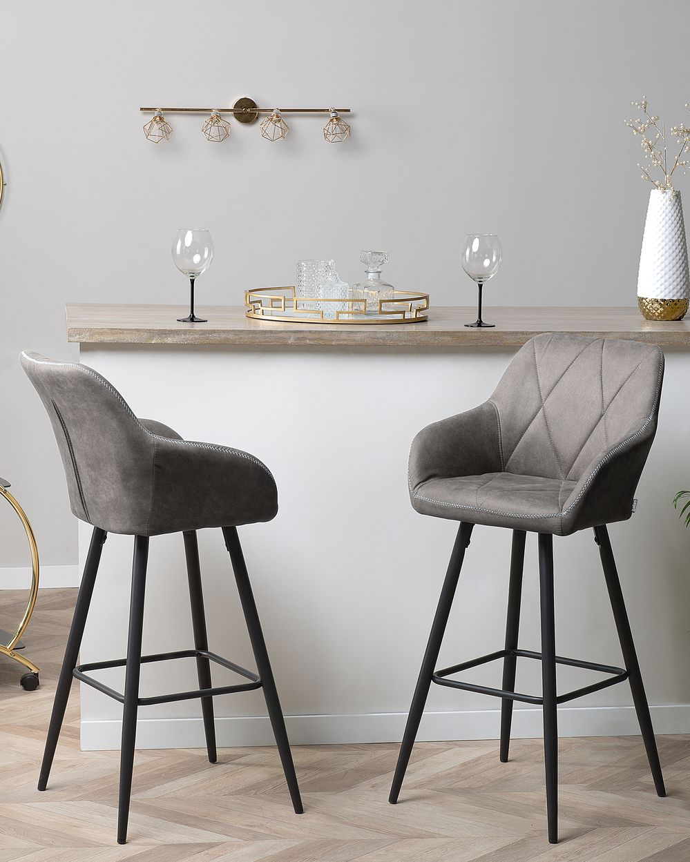 Set med 2 barstolar FALTON Sammet Beige | Beliani.se