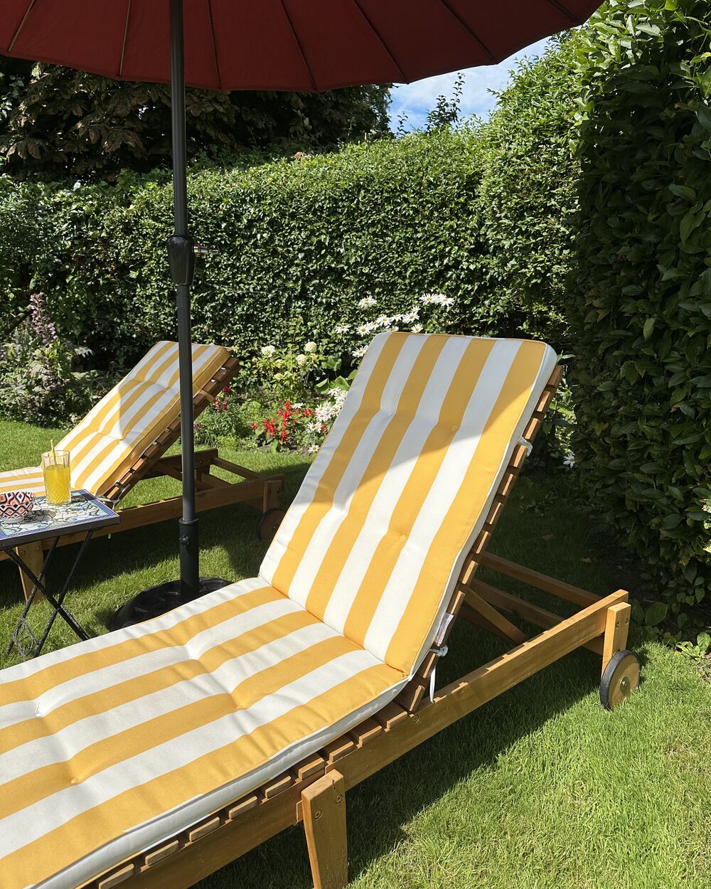 Sun Lounger PIETRALUNGA Reclining Acacia Wood Brown | Beliani.co.uk