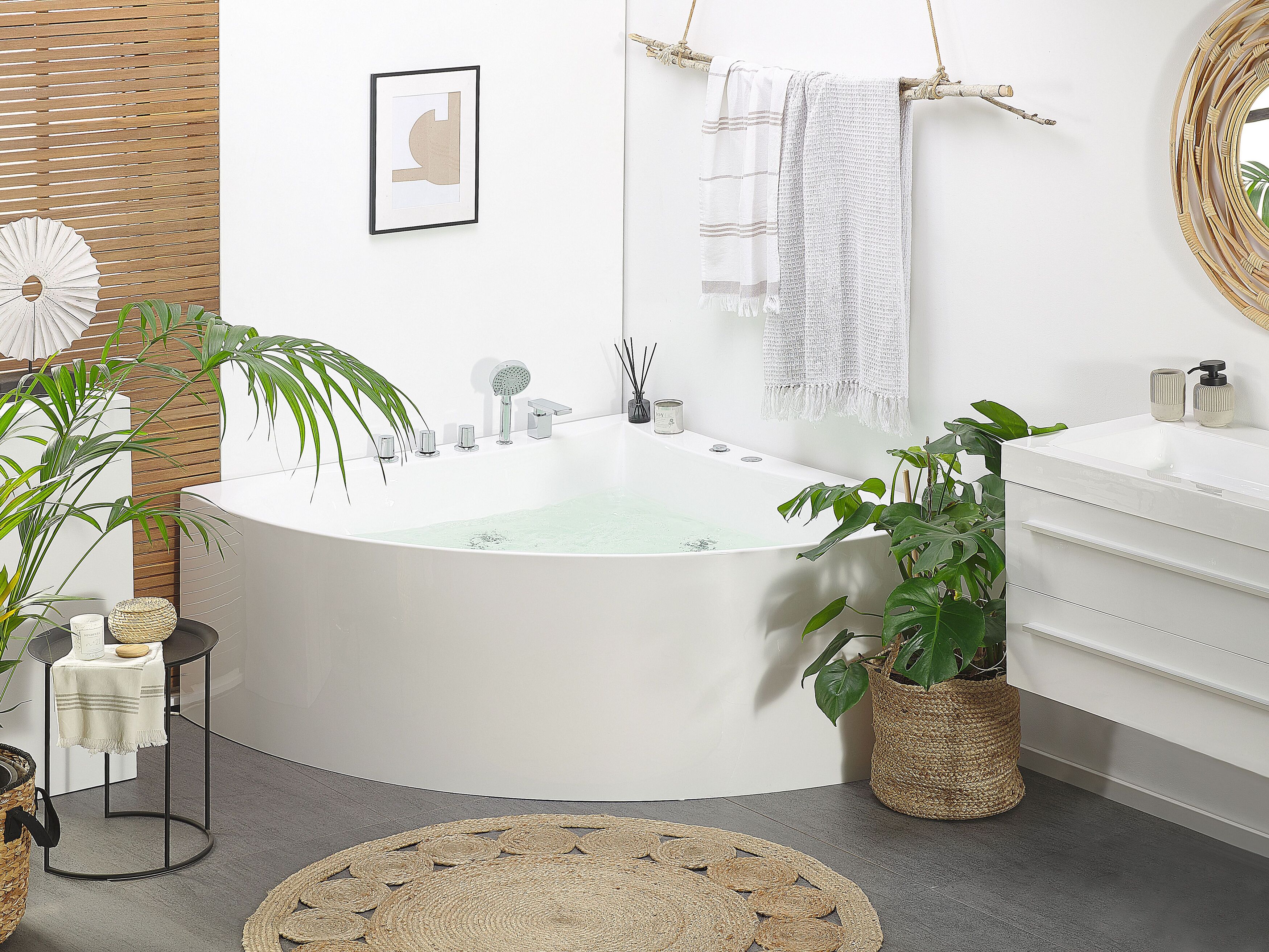 Corner Hot Tub ISLITA 1870 x 1330 mm White | Beliani.co.uk