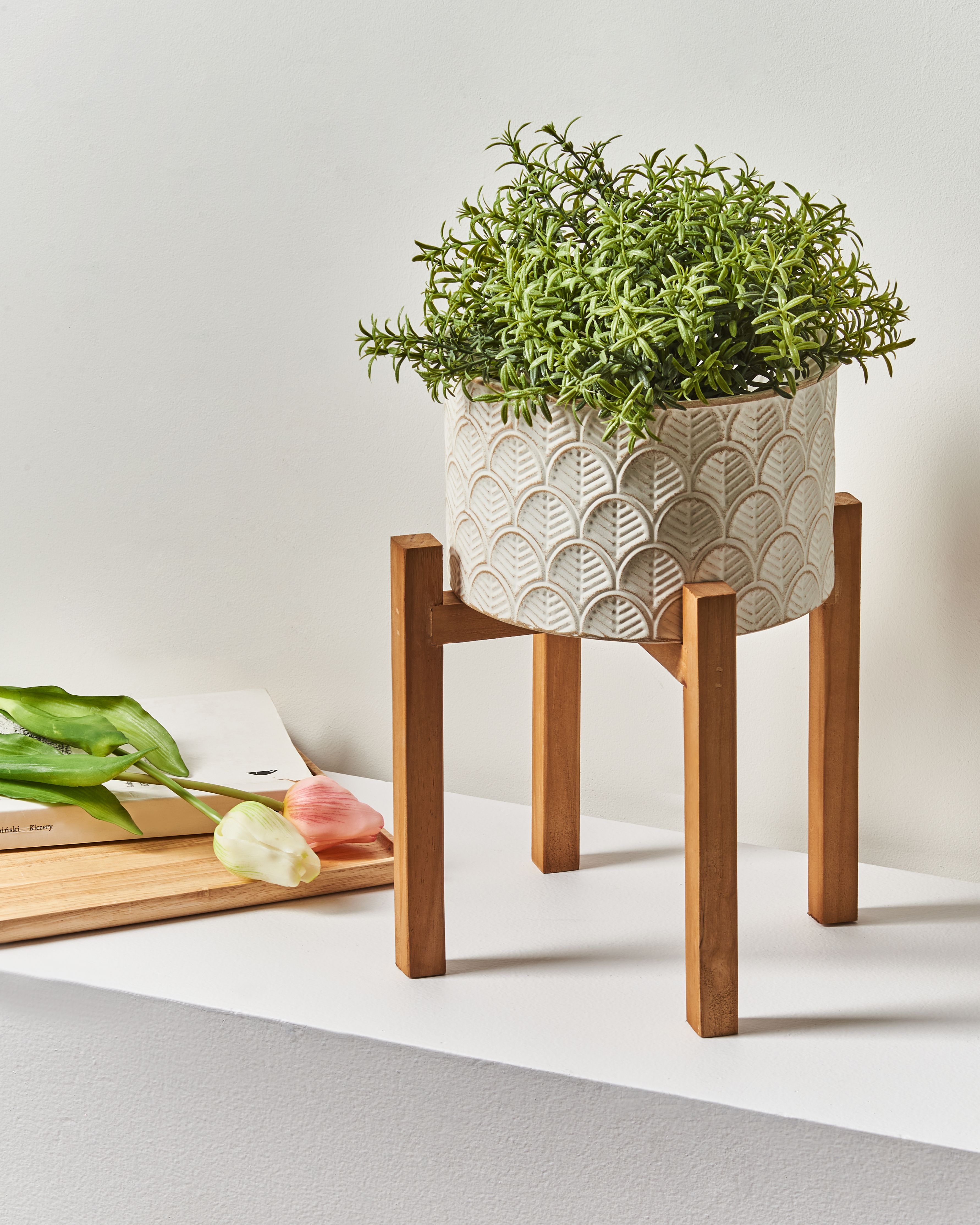 Elevated Plant Pot ROSEE Metal 20 cm Off-White | Beliani.cz