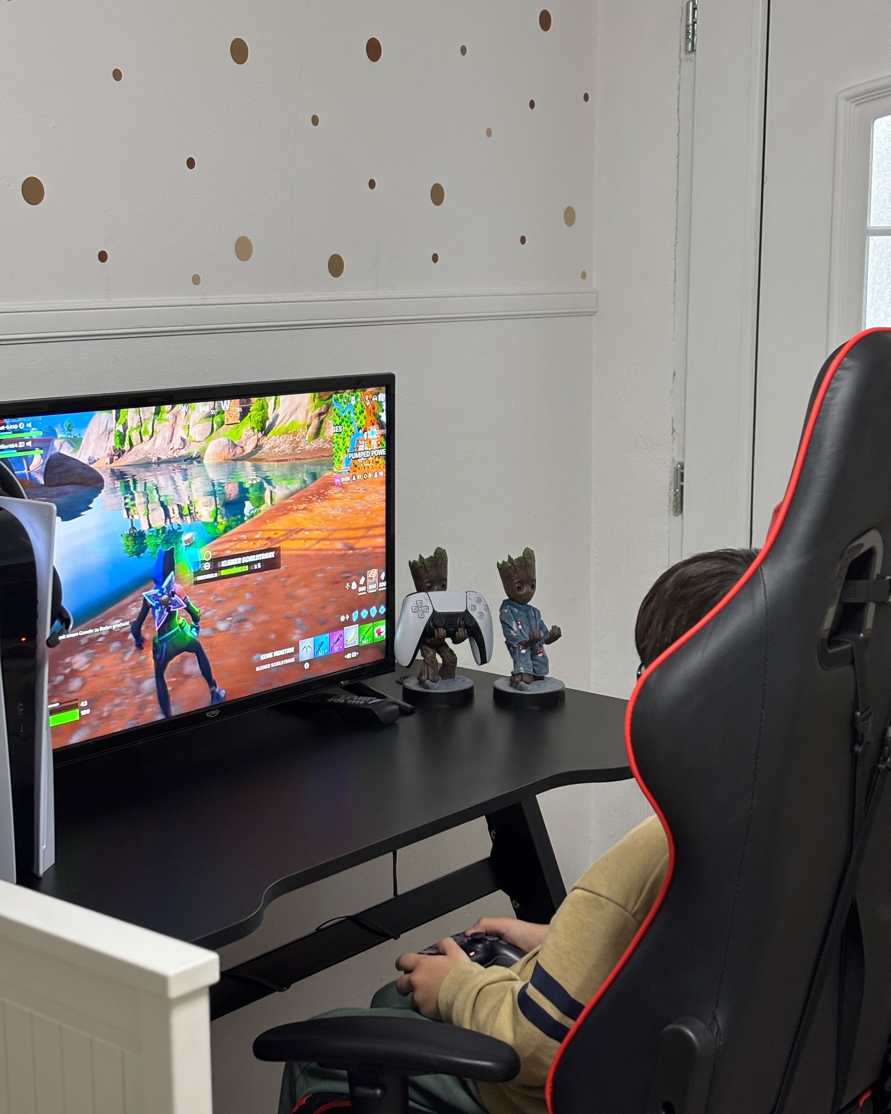Gamebureau met LED zwart 120 x 60 cm DARFUR | Beliani.nl