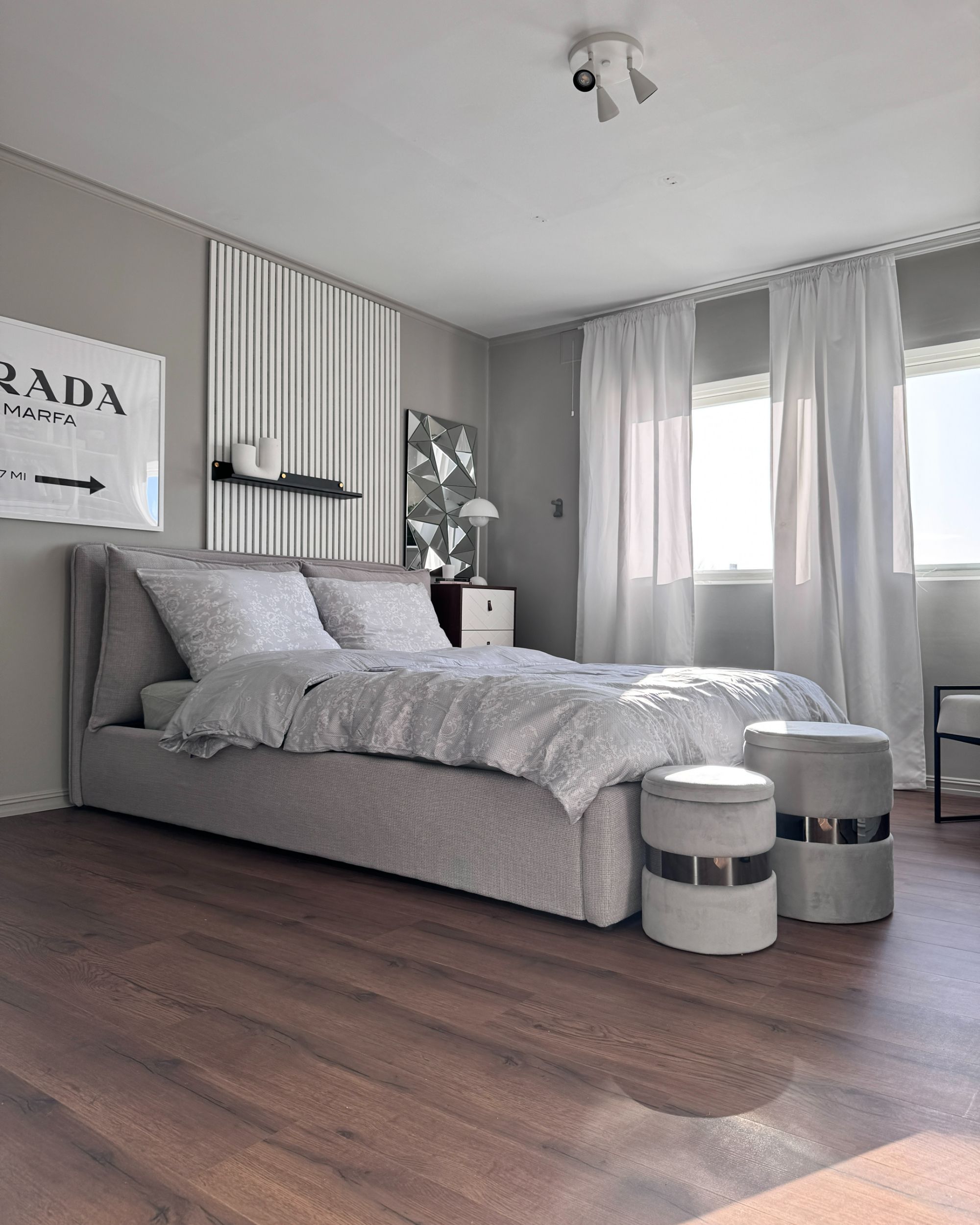 Sæt af 2 opbevaringspuffer DORIS Velour Lysegrå 35/30 cm 35/30 cm 44/36 ...