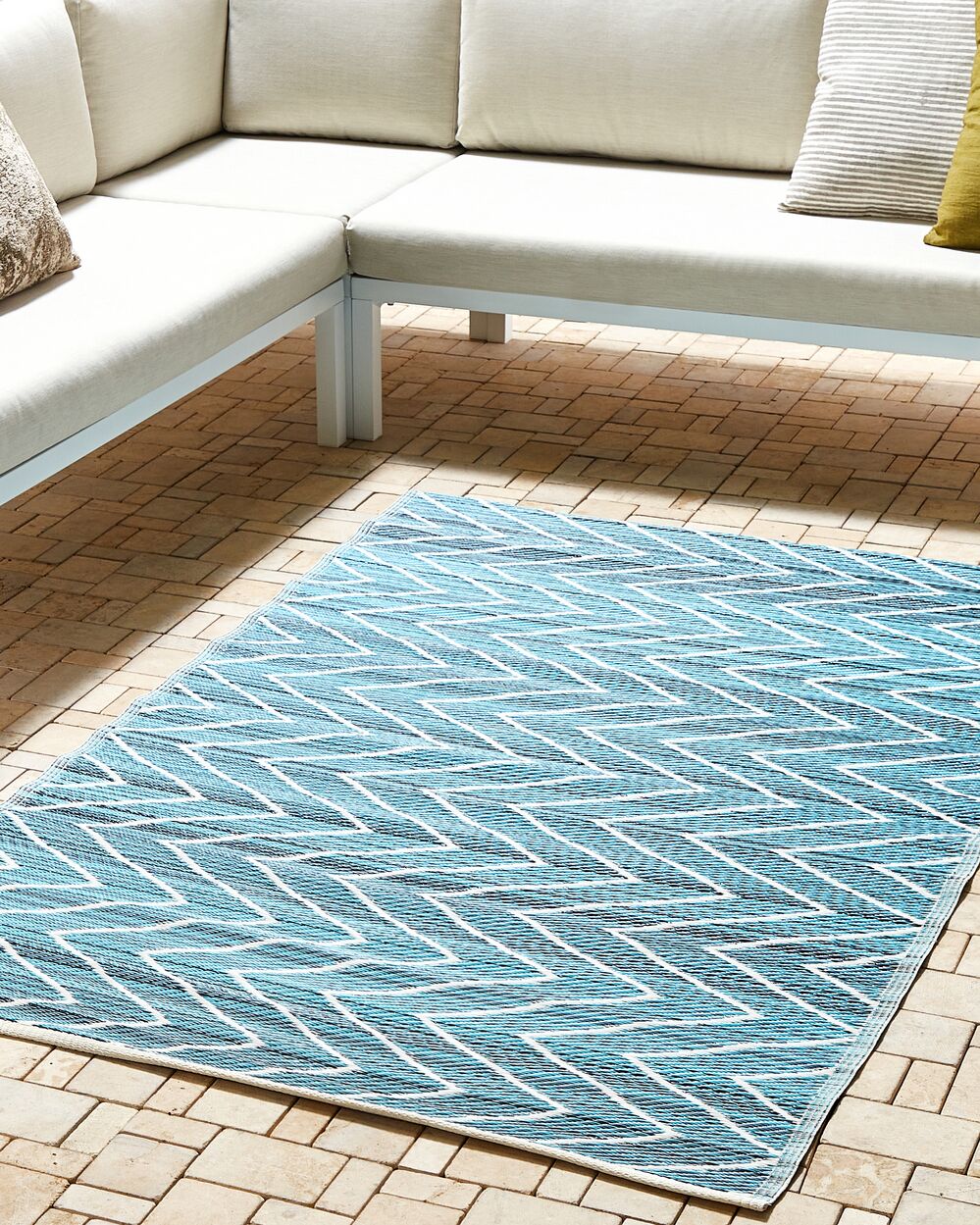 Dywan zewnętrzny ELURU Niebieski 120 x 180 cm | Beliani.pl