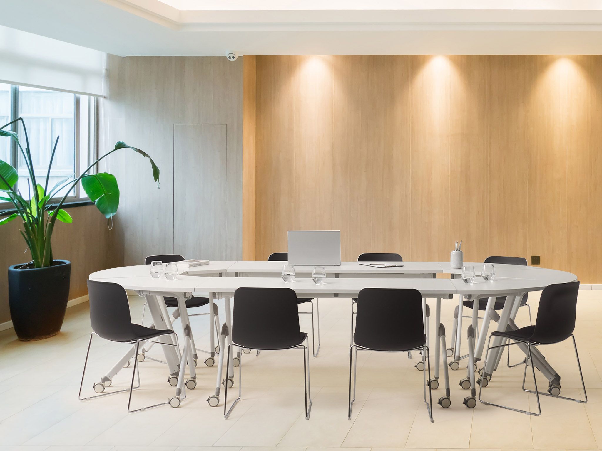 Foldable Office Desk BENDI White 180 cm 60 cm with Wheels | Beliani.co.uk