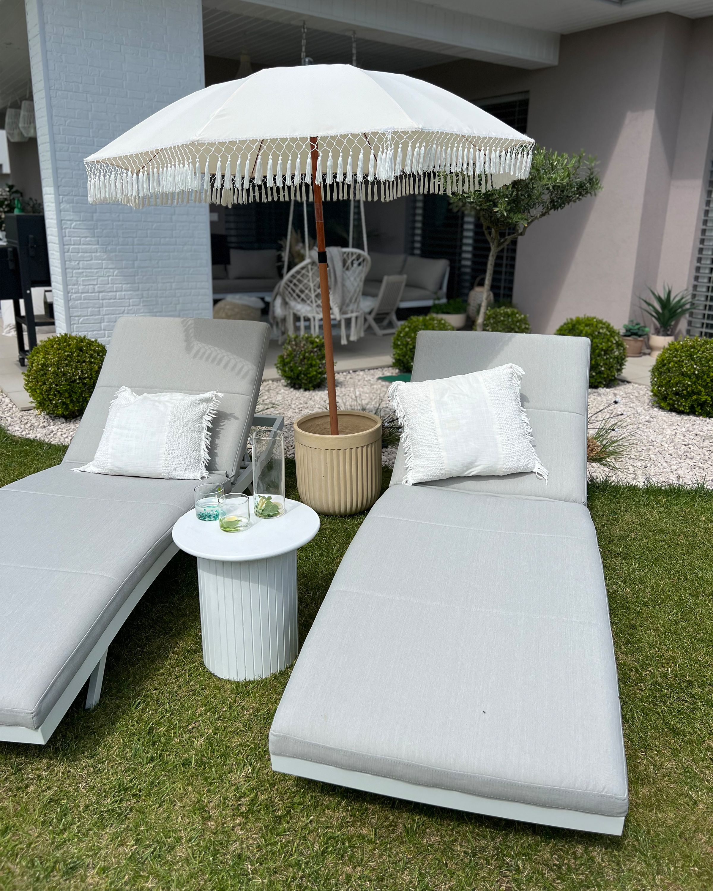 Sun Lounger with Cushion AMELIA Reclining Metal Light Grey | Beliani.co.uk