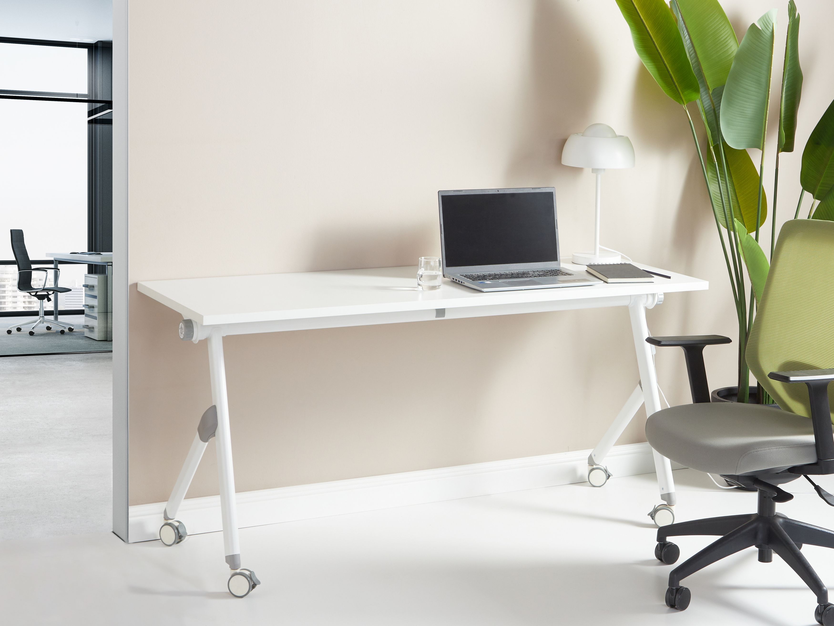 Foldable Office Desk BENDI White 160 cm 60 cm with Wheels | Beliani.co.uk