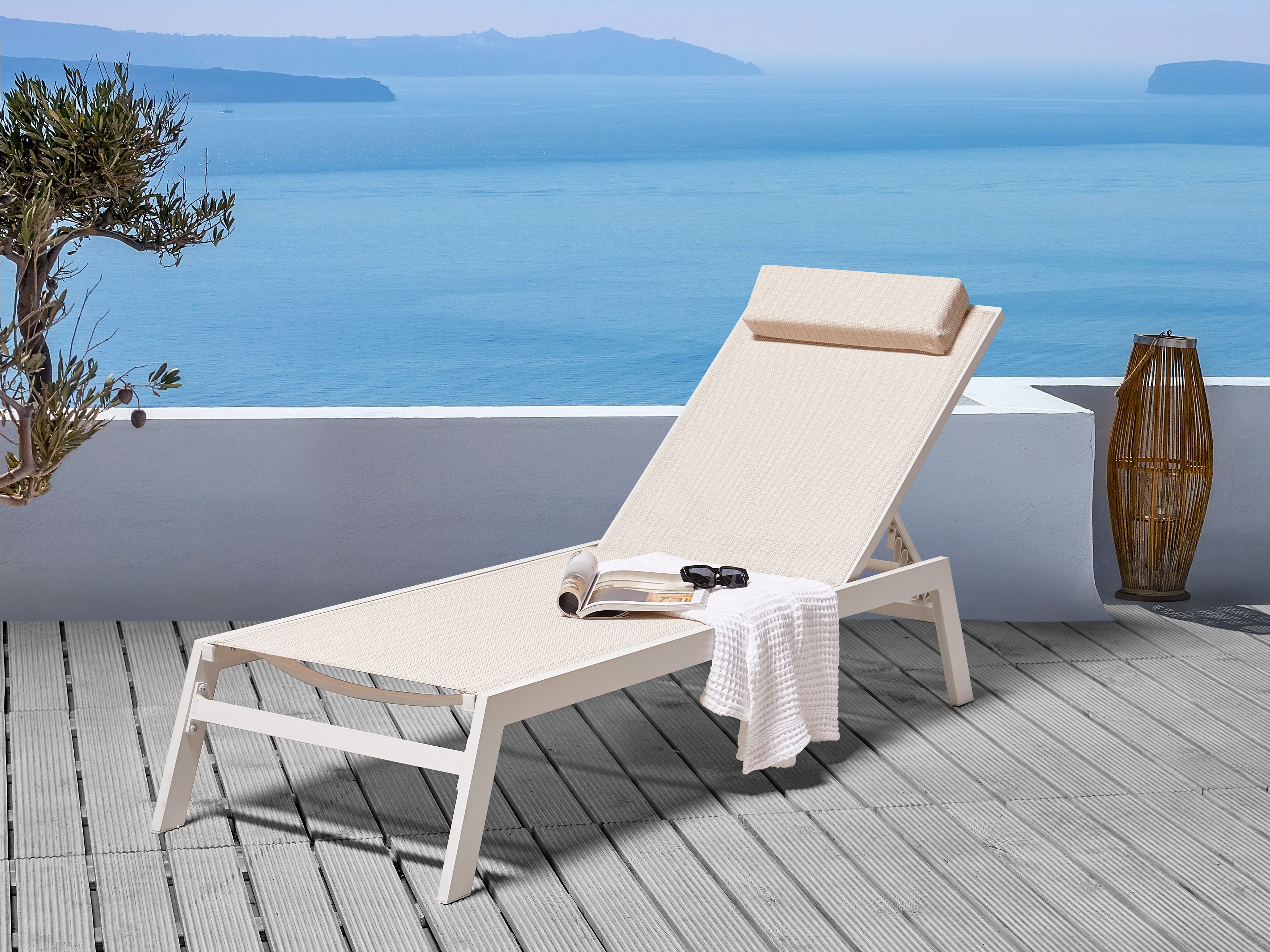 Aurinkotuoli CATANIA kallistettava metalli Beige | Beliani.fi