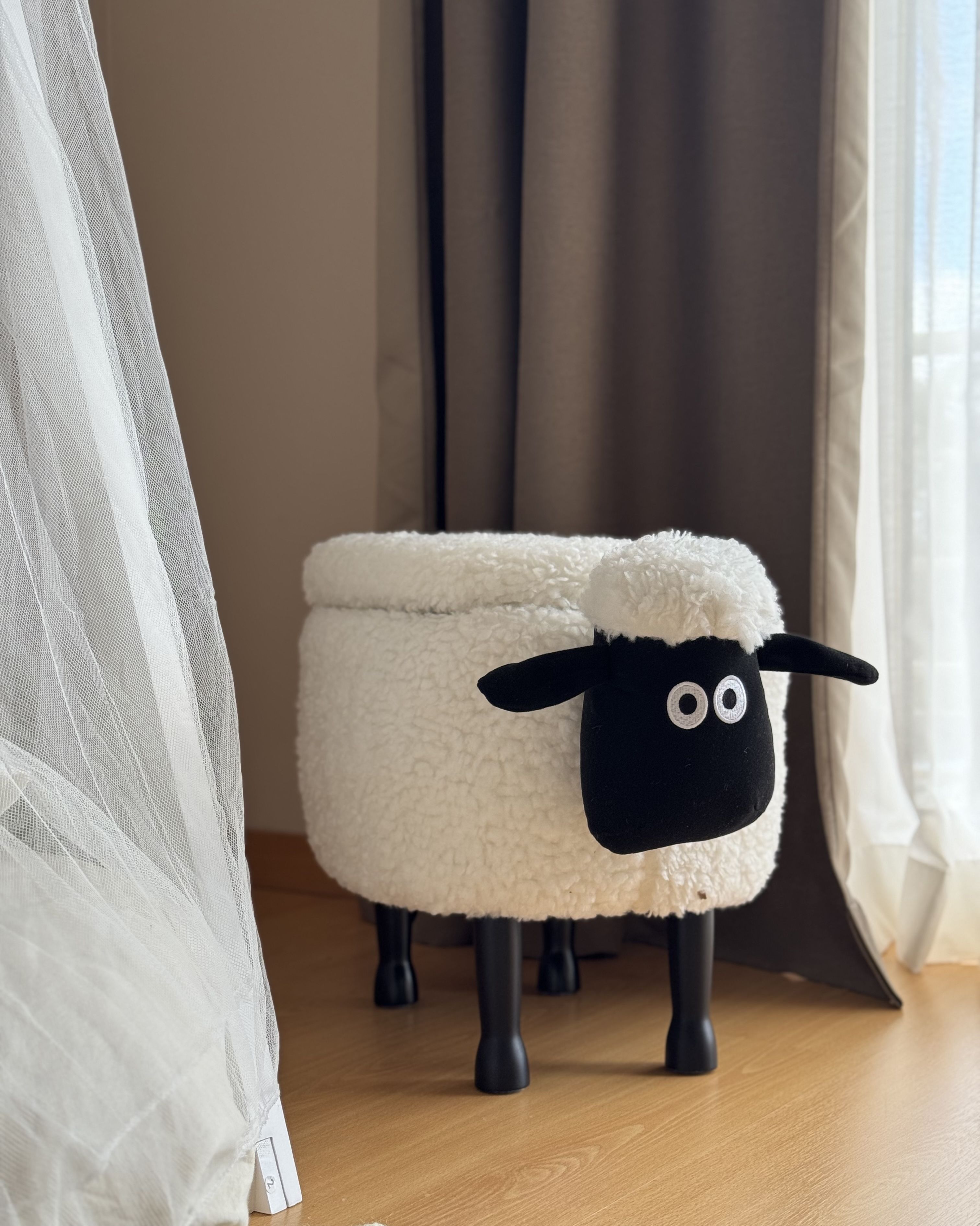 Storage Animal Stool SHEEP Fabric White | Beliani.co.uk