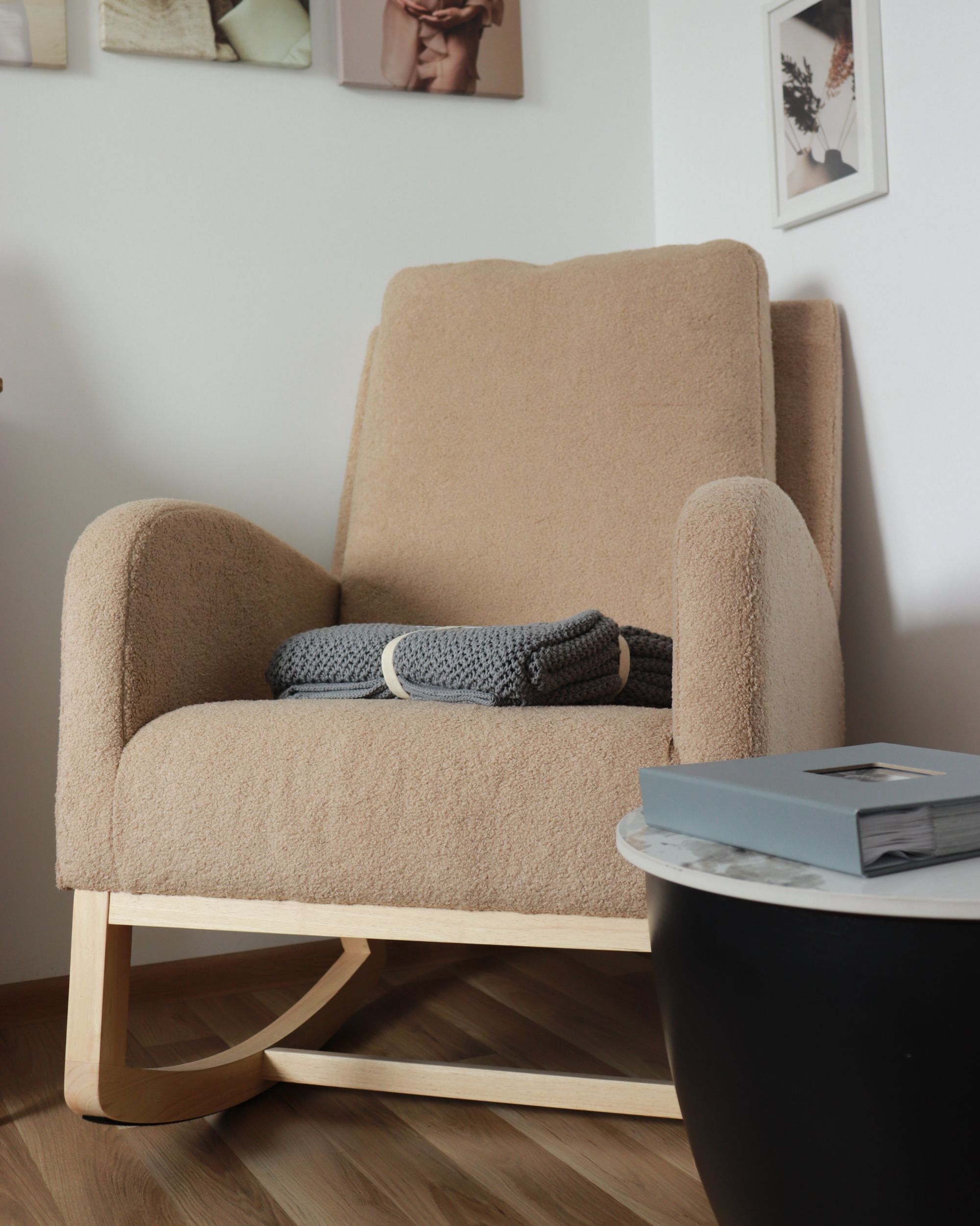 Rocking Chair ALSTA Boucle Beige | Beliani.co.uk