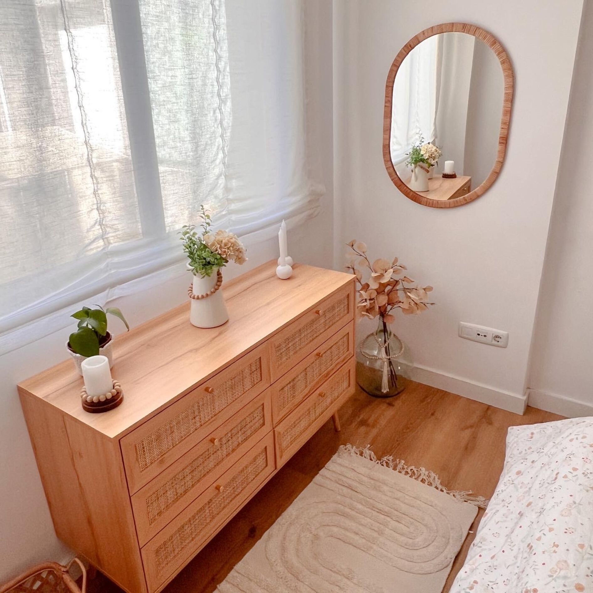 Kommode i rotting med 6 skuffer lyst tre PEROTE | Beliani.no