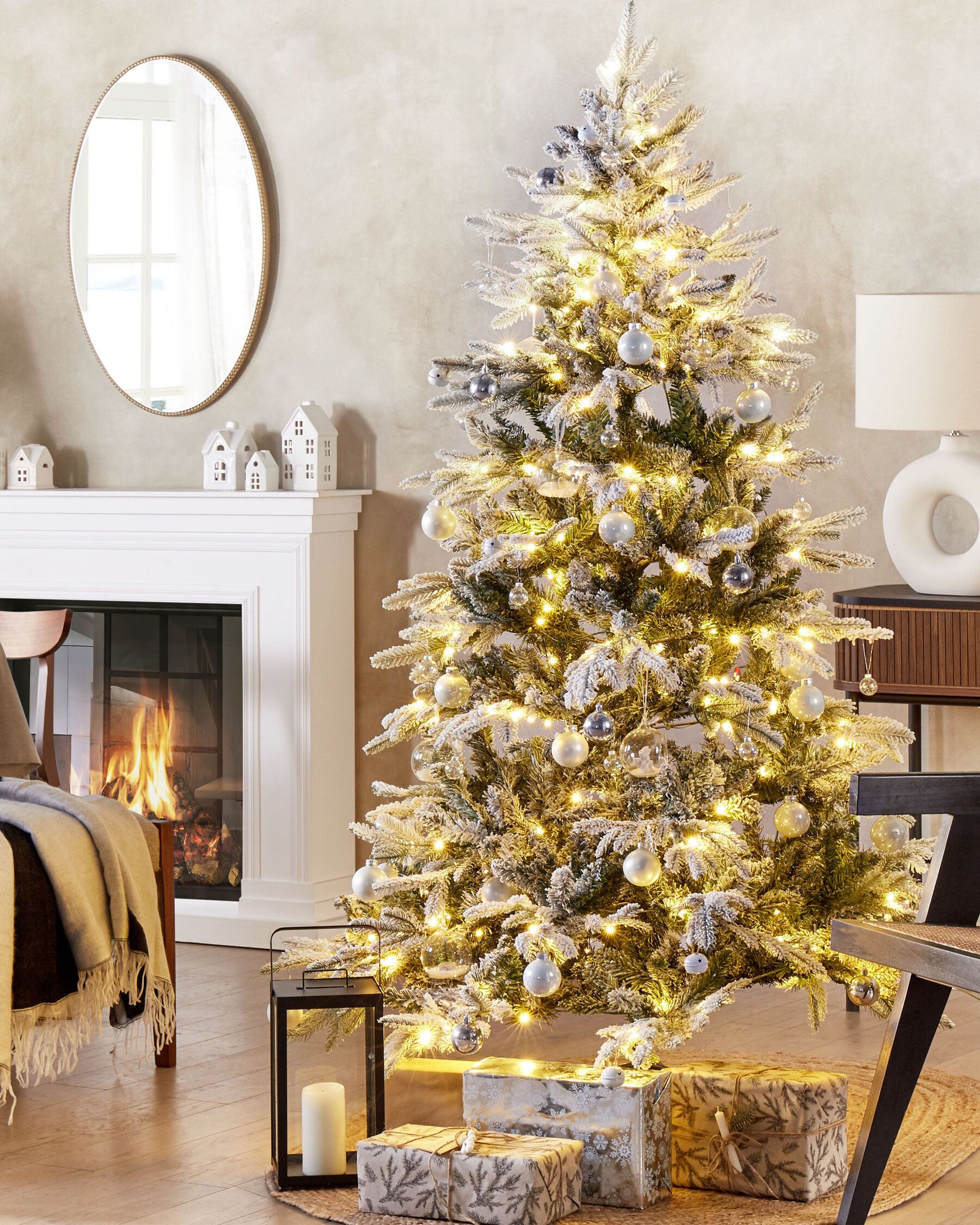 Künstlicher Weihnachtsbaum mit LED Beleuchtung schneebedeckt 180 cm ...