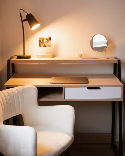Find a desk near me store