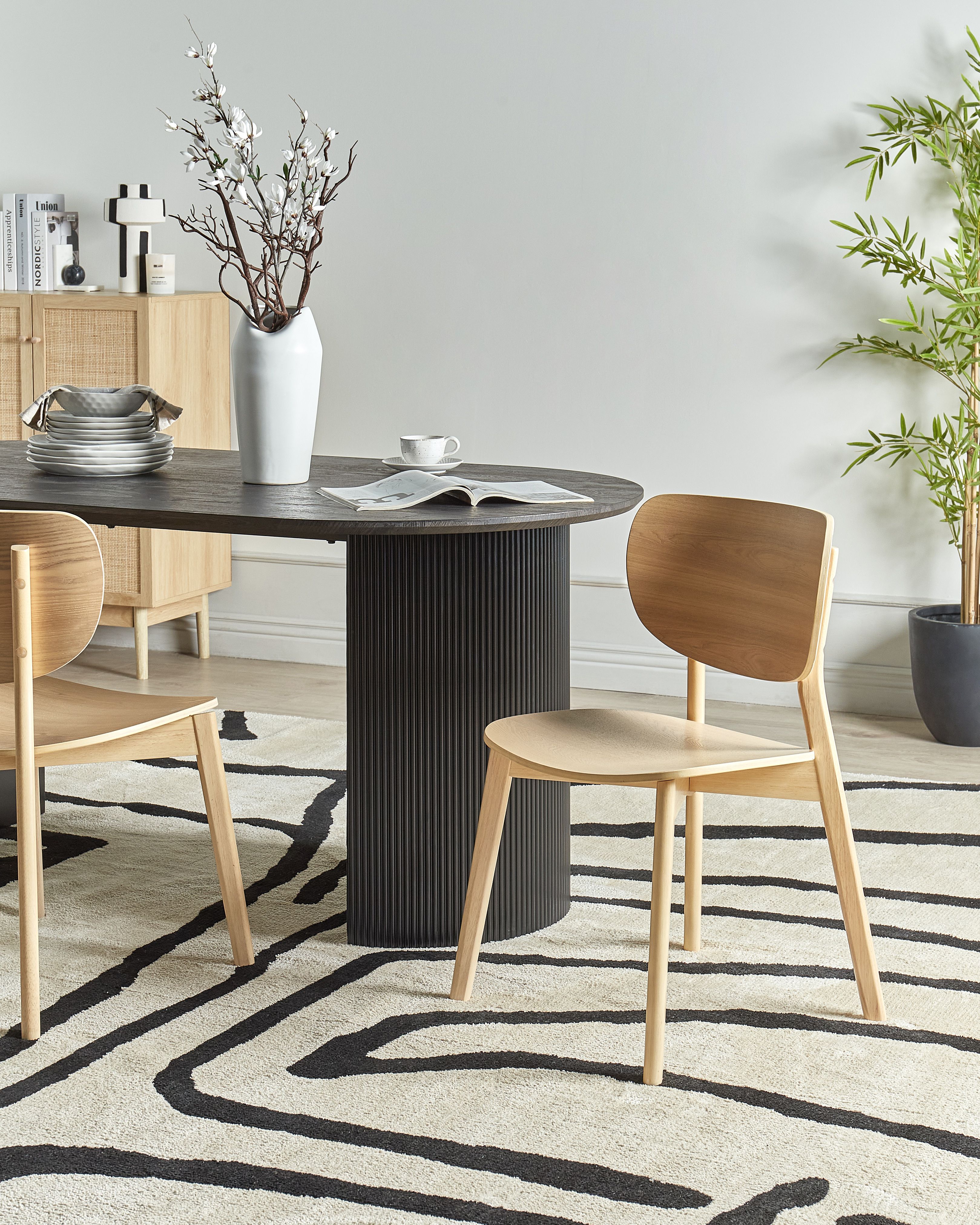 Sett med 2 spisestoler i tre Lys OVERLY | Beliani.no