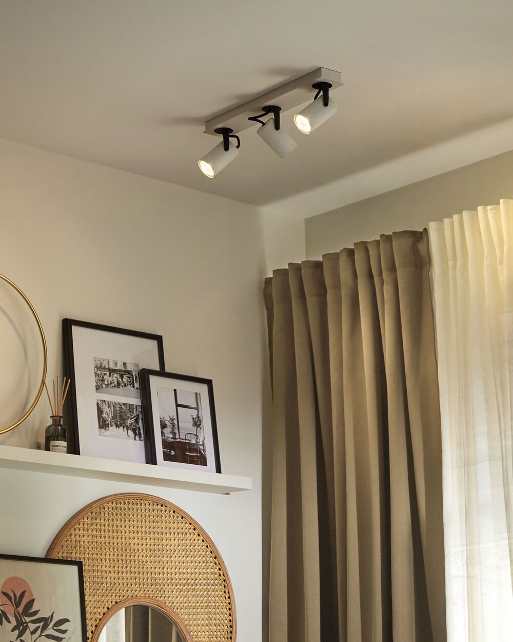 Asztali lámpa FRIO Fém Fehér | Beliani.hu