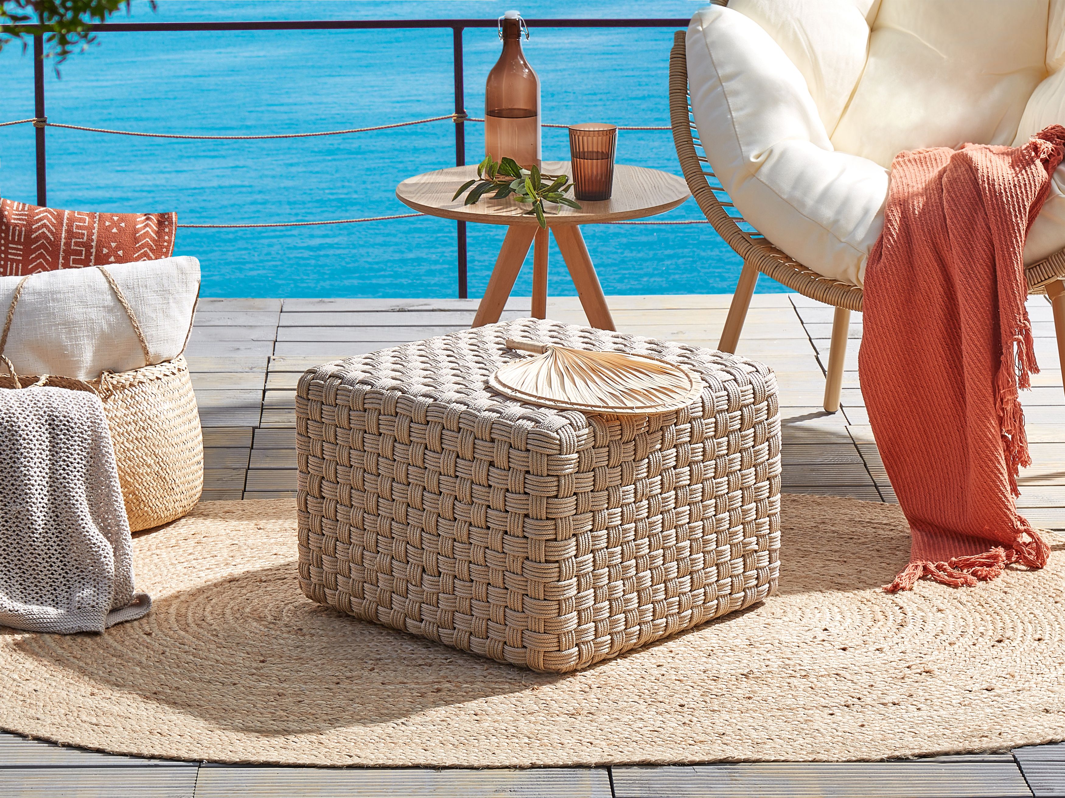 Tópszínű kültéri puff 50 x 50 cm NALLI | Beliani.hu