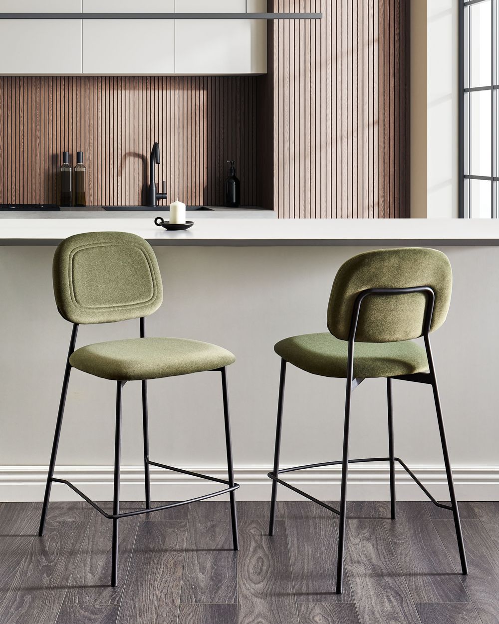 Conjunto de 2 bancos de bar ARCOLA Veludo Taupe | Beliani.pt