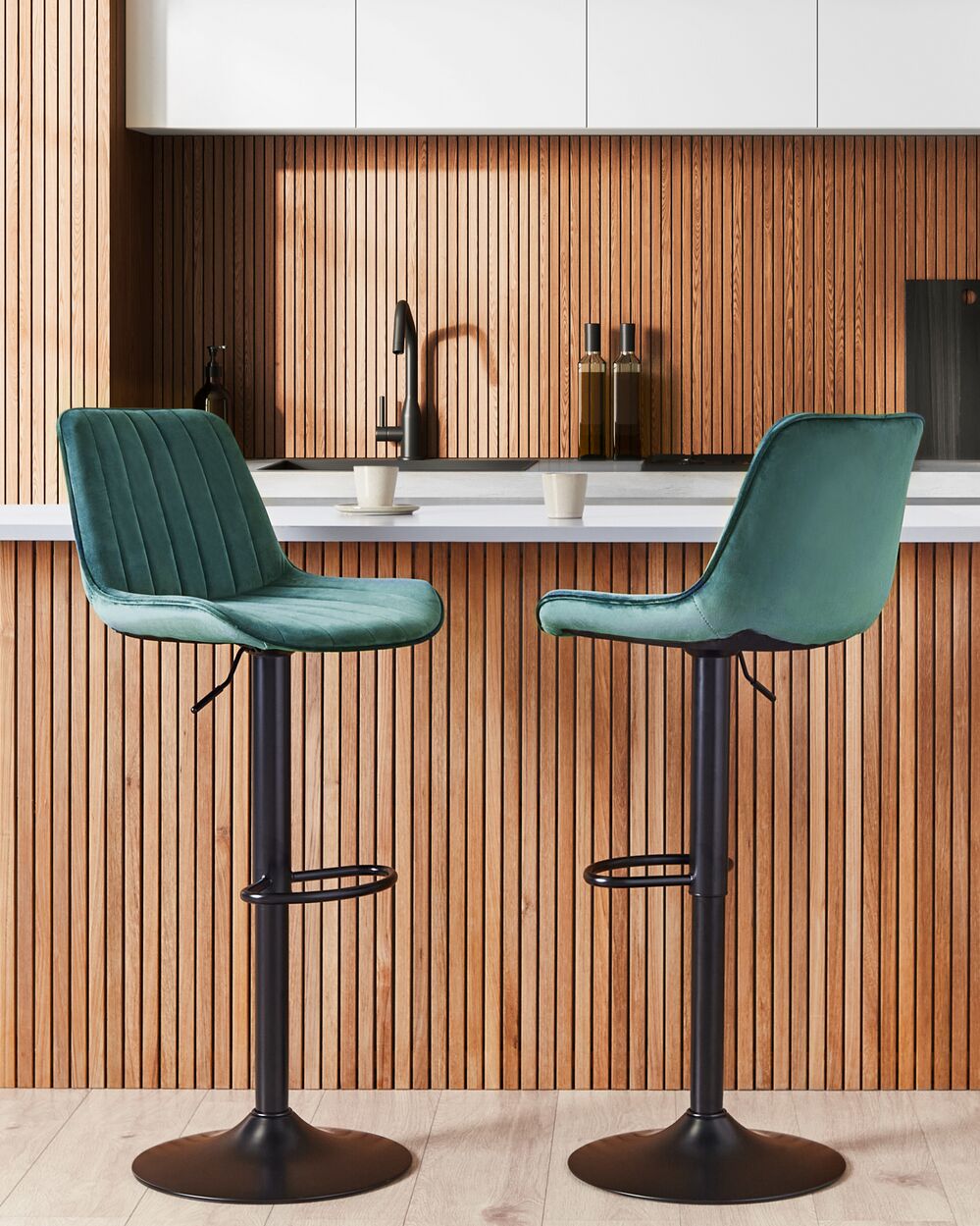 Set of 2 Bar Stools MORTON Velvet Mint Green | Beliani.es