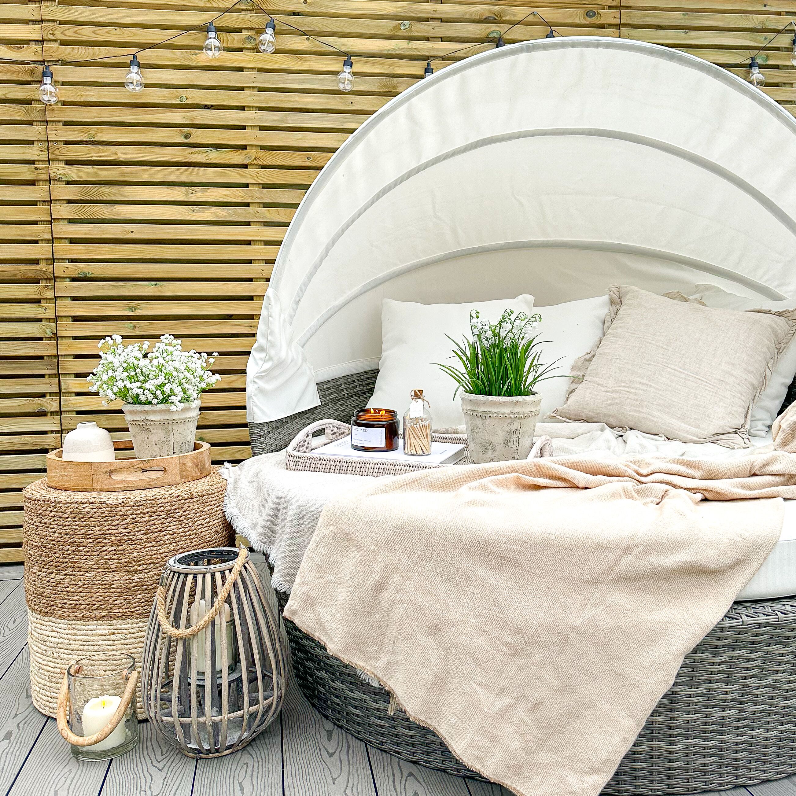 Garden Daybed SYLT LUX PE Rattan Grey | Beliani.co.uk
