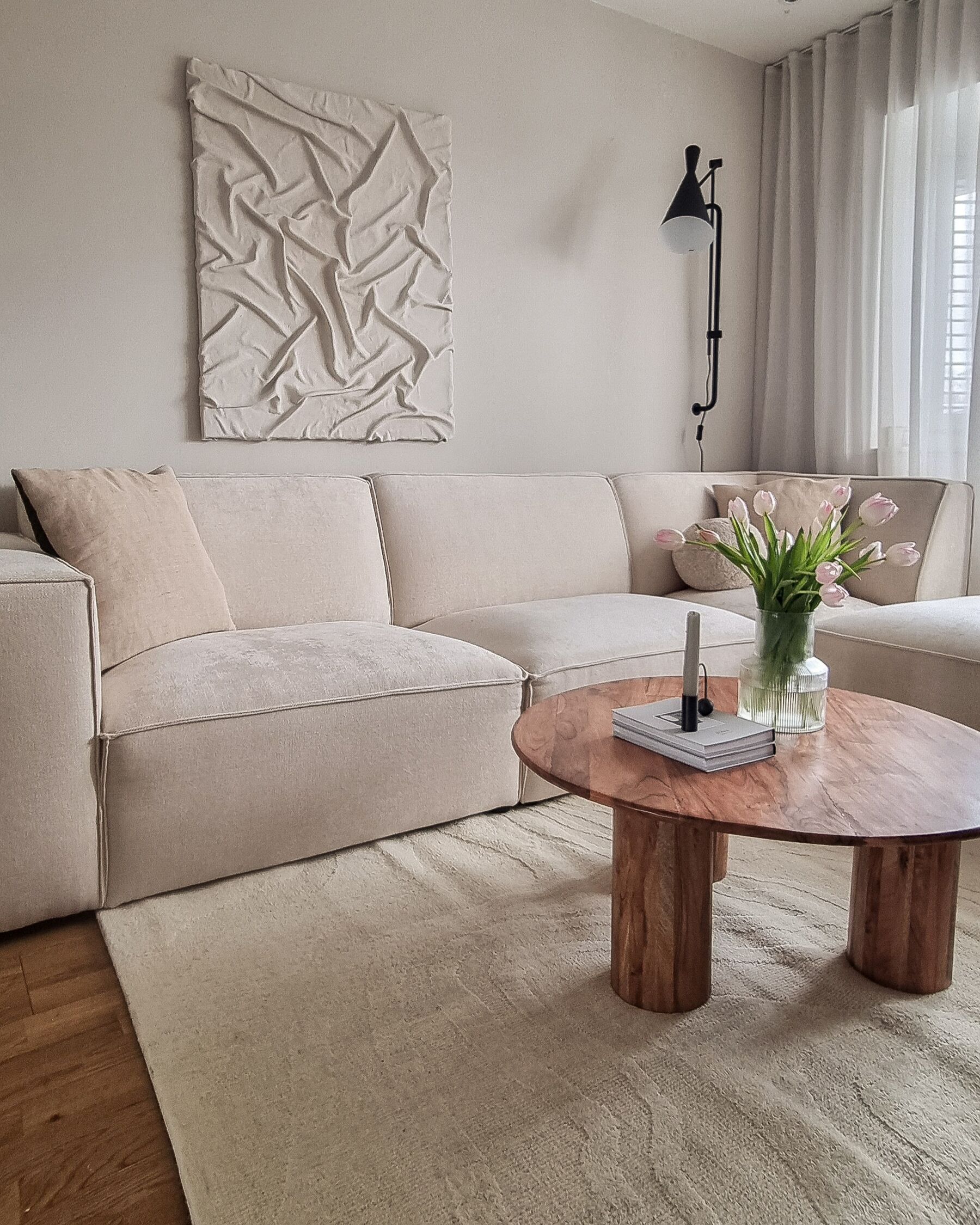 Rug SASNAK Beige 300 x 400 cm Wool | Beliani.co.uk