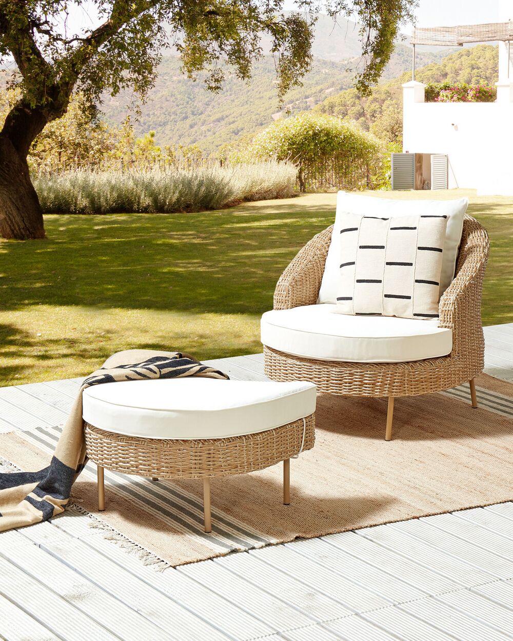 Ottoman for outside store