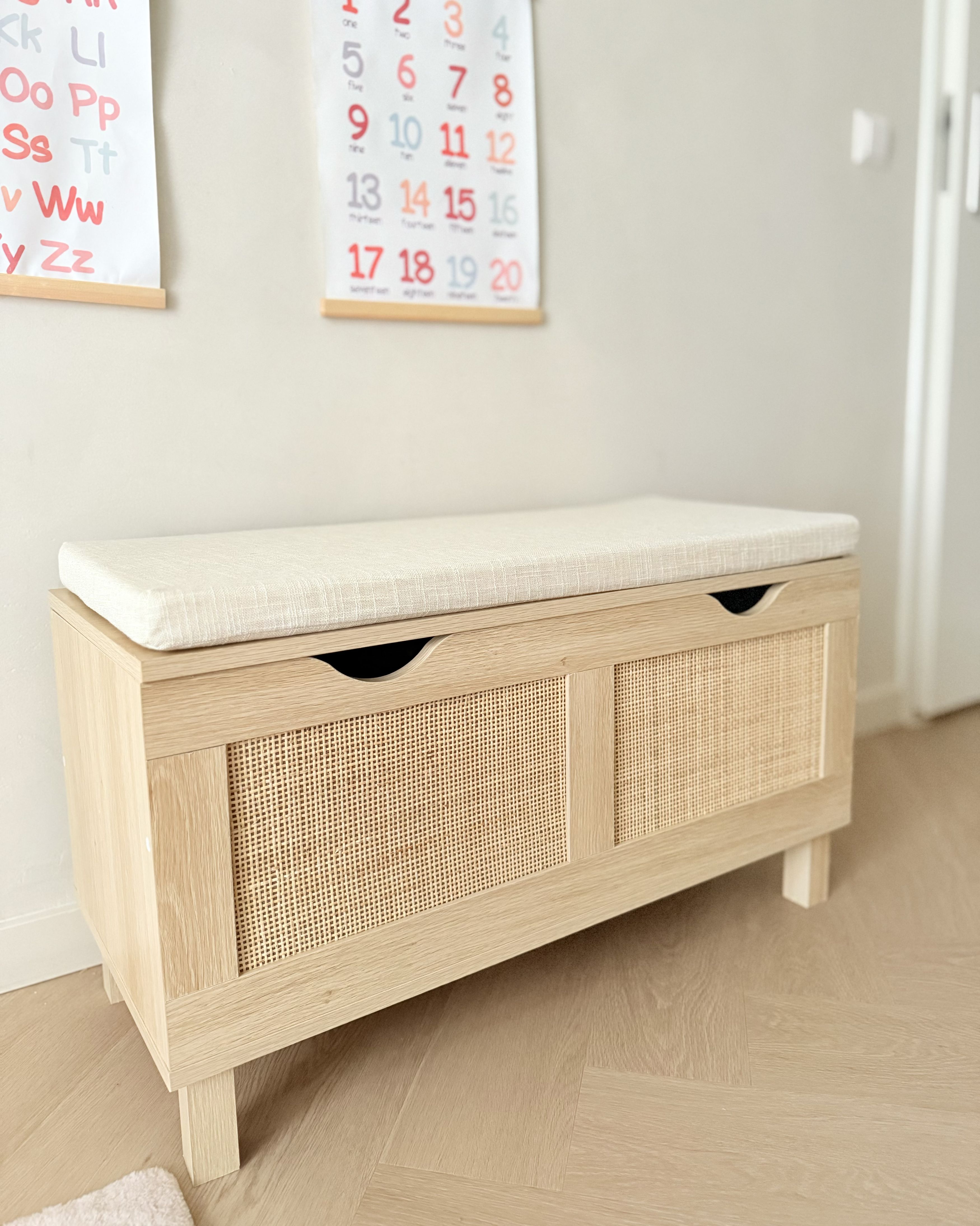 Storage Bench Light Wood WASHINGTON | Beliani.co.uk
