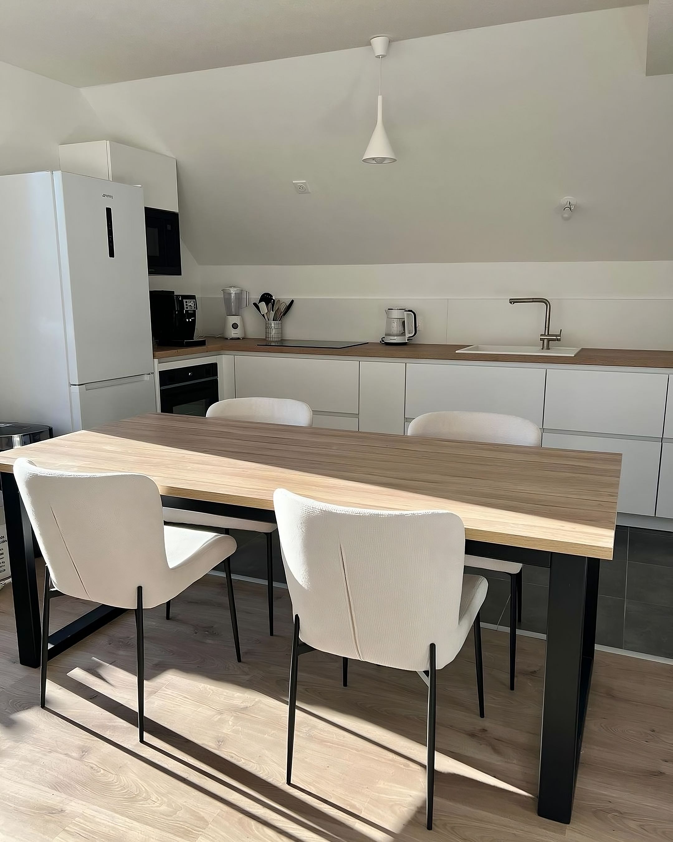 Set van 2 eetkamerstoelen ADA Gebroken wit | Beliani.nl