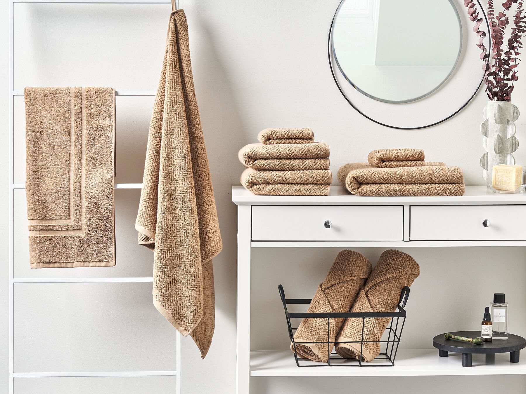 9-delige handdoekset MITIARO Badstof Zandbeige | Beliani.nl