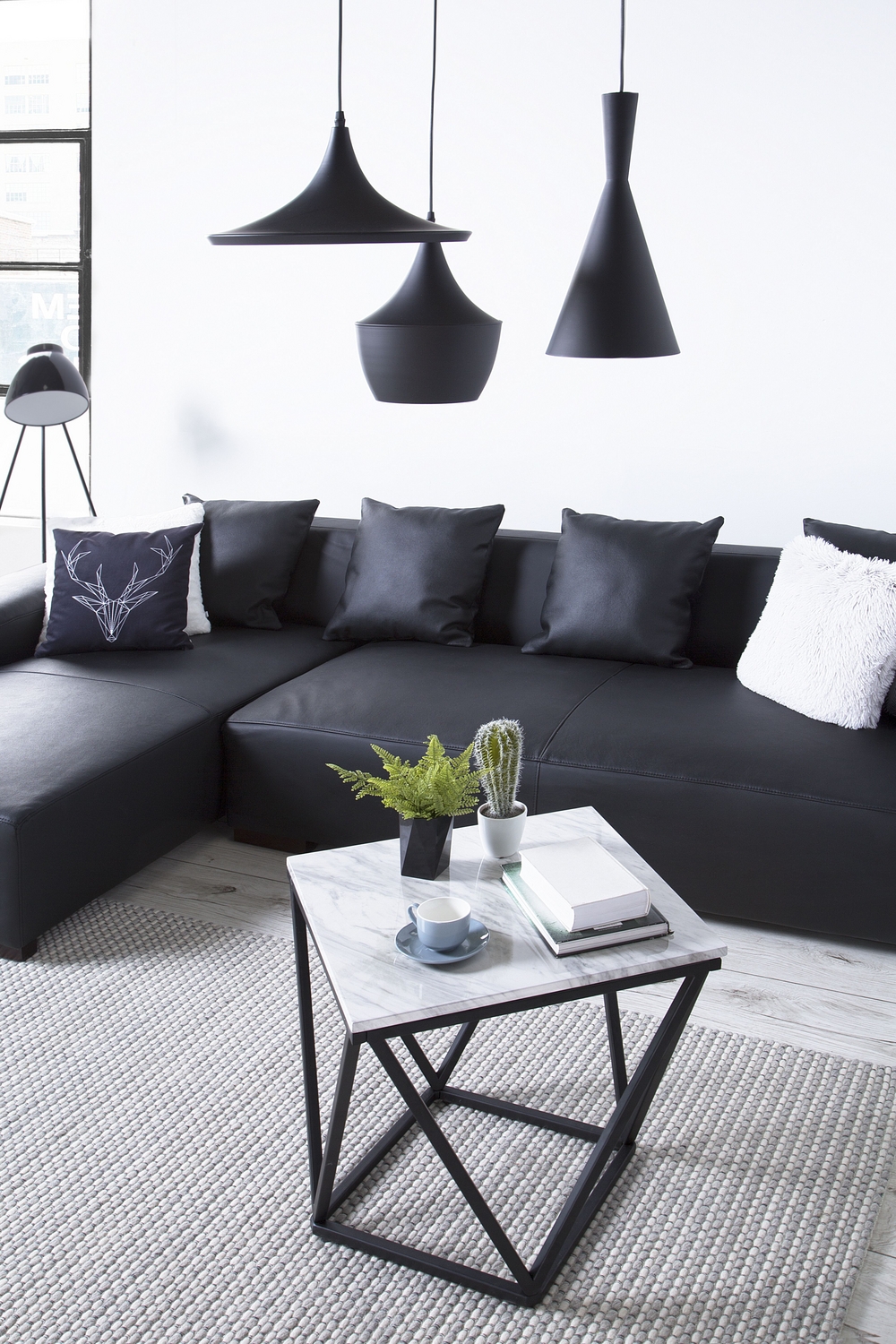 Right Hand Leather Corner Sofa Black LUNGO Beliani