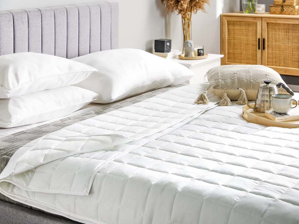 Polyester Double Duvet Double Layered All Season 155 x 220 cm KORAB Beliani.pl