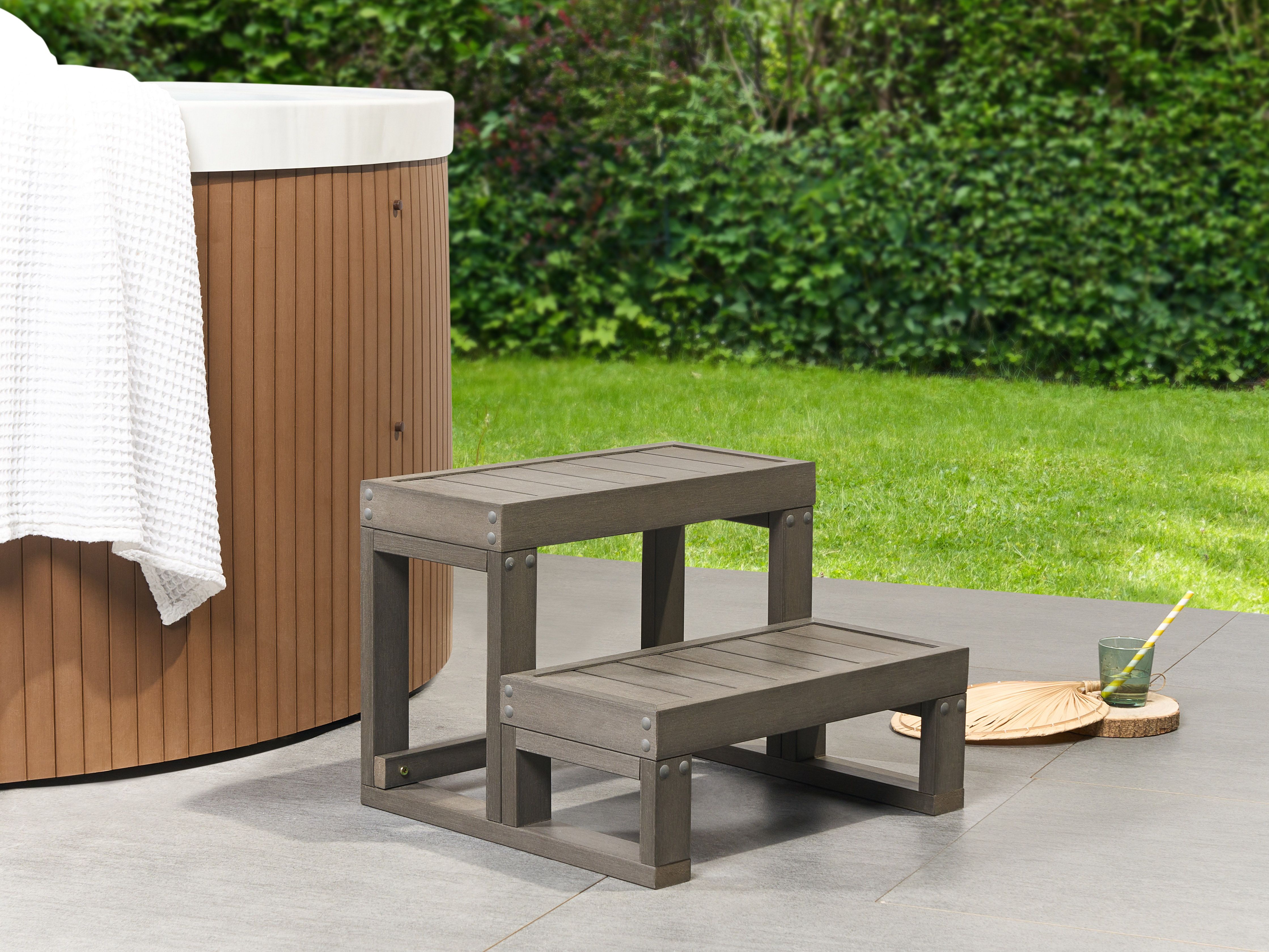 Trapp til boblebad LIMAY Grå | Beliani.no