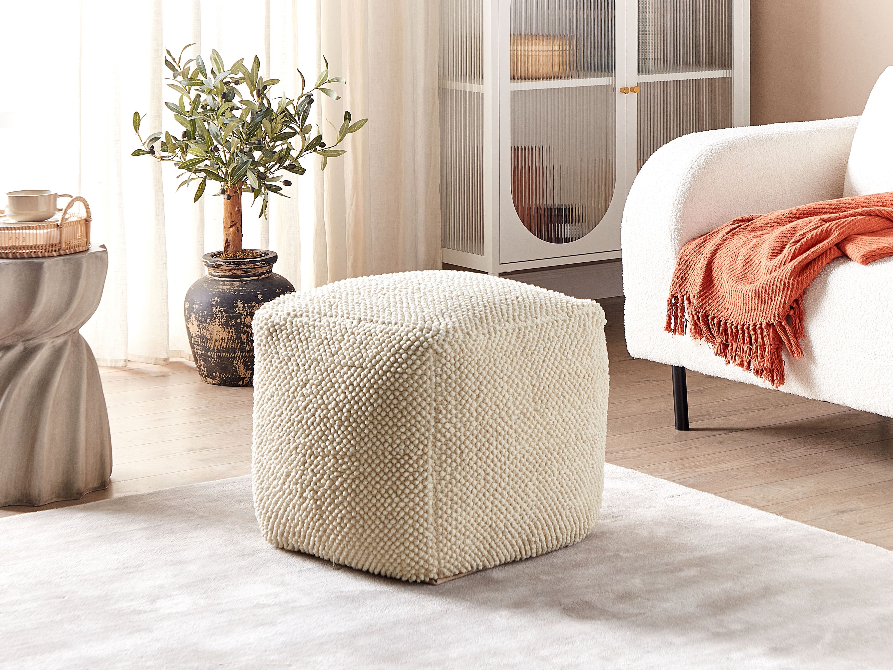 Pouf Baumwolle hellbeige 45 x 45 x 45 cm JOARA | Beliani.de