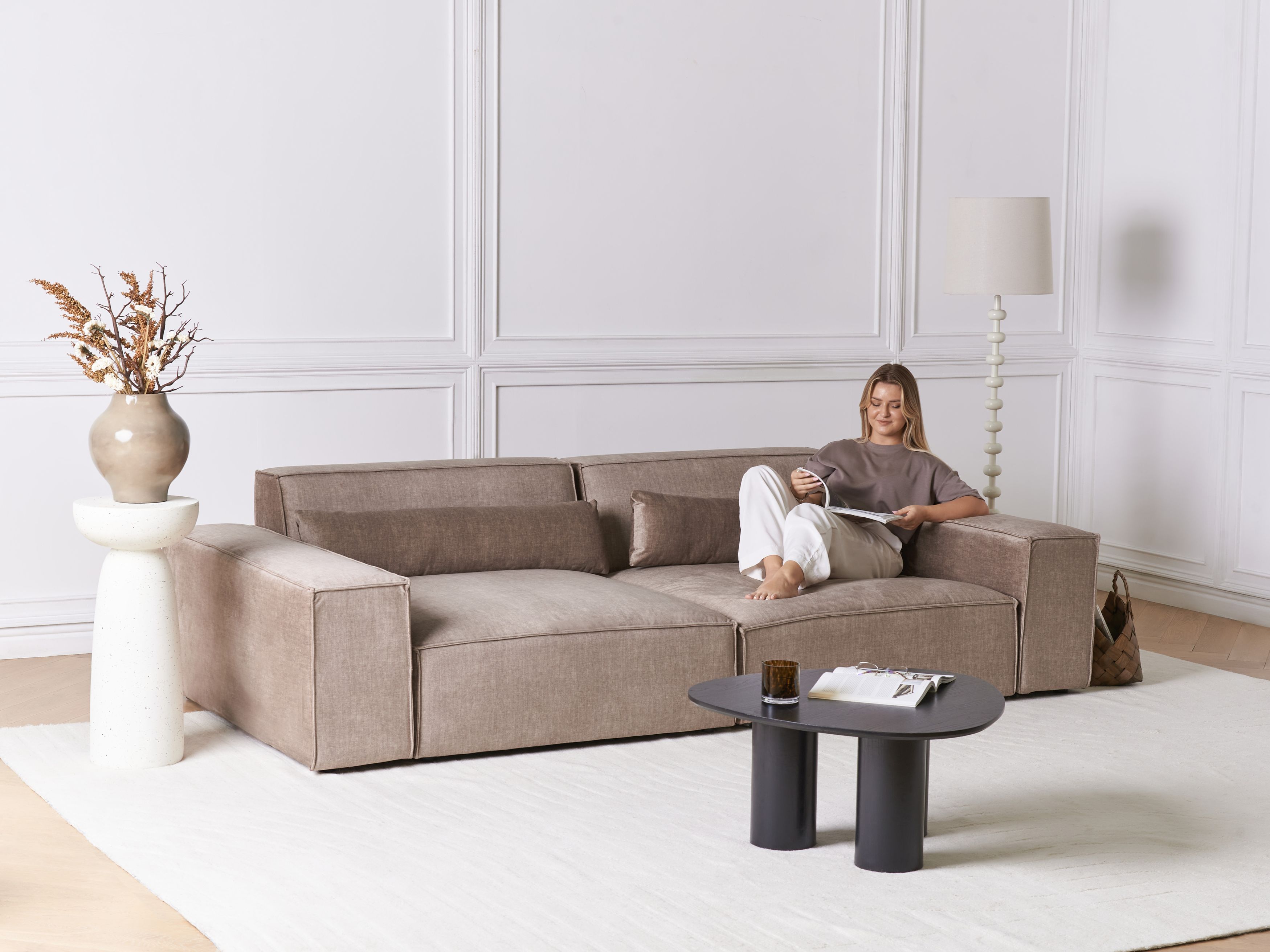 2-Sitzer Sofa hellbraun HELLNAR | Beliani.de