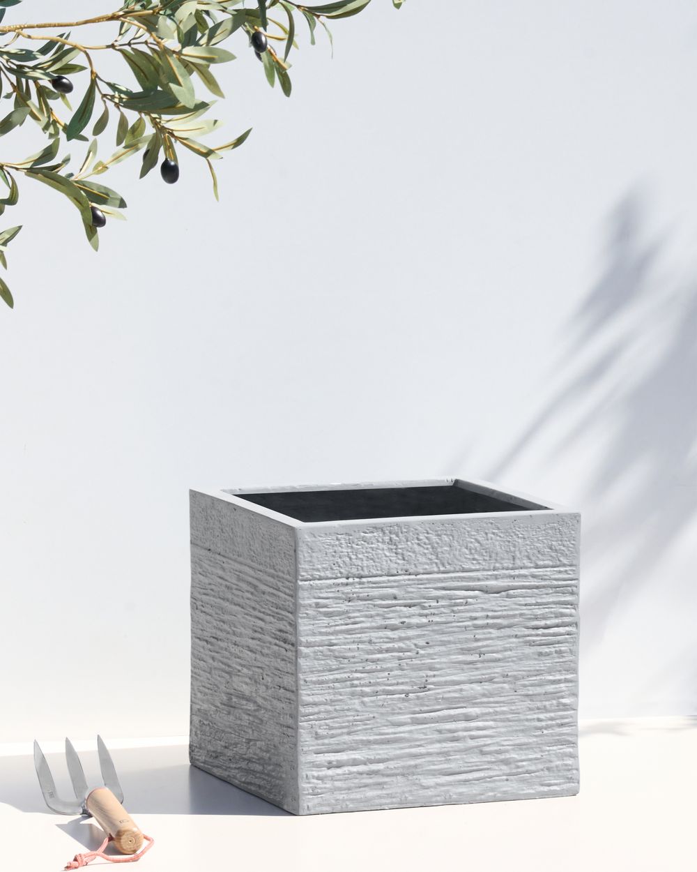 Set med 2 växtkrukor ELATEIA 37 cm Vit | Beliani.se