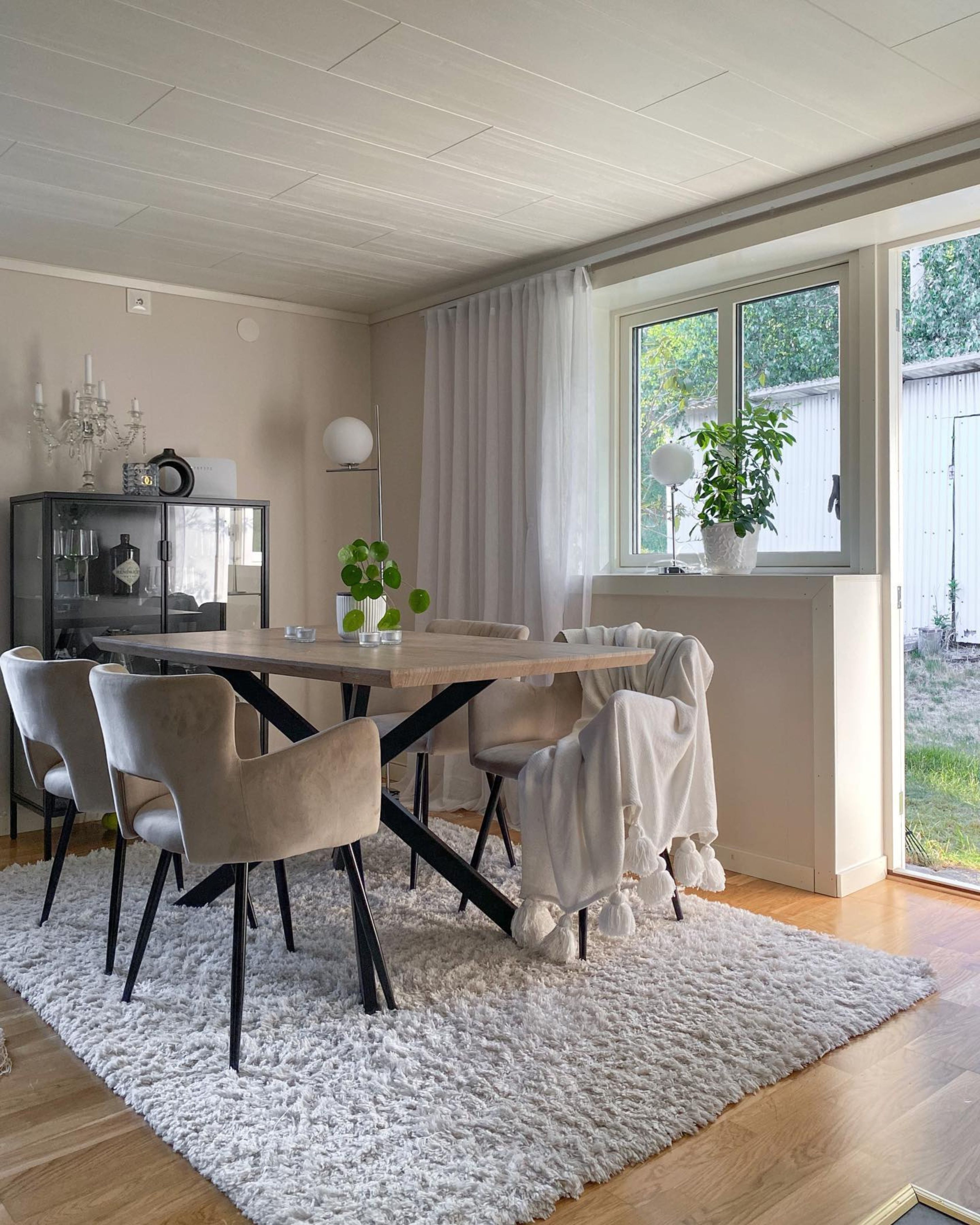 Esszimmerstuhl 2er Set Samtstoff Taupe Sanilac Belianide