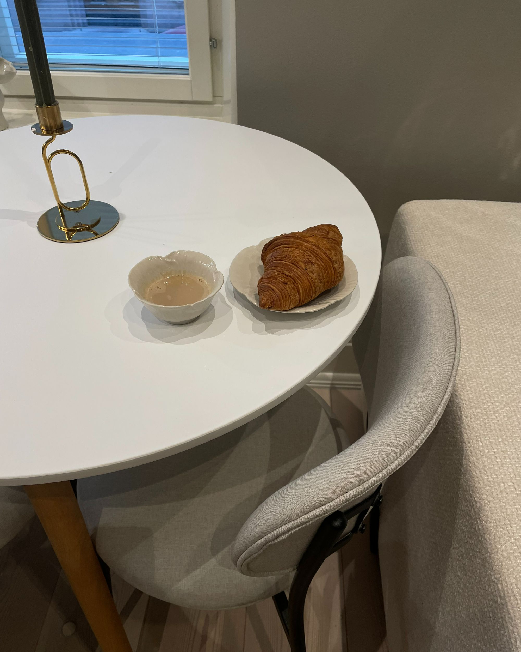 Dining Table BOMA White 80 cm 80 cm | Beliani.co.uk