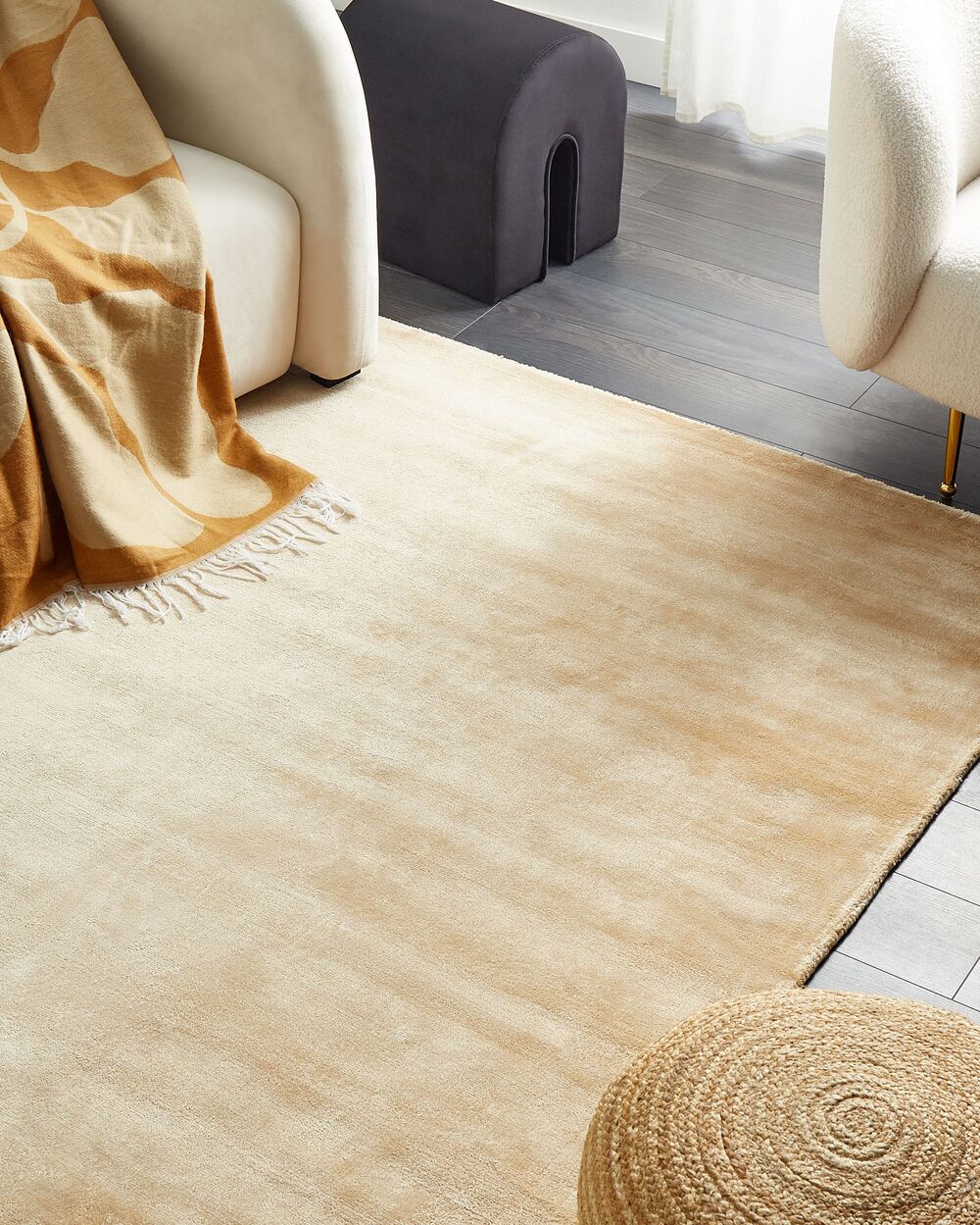 Rug GESI II Light Beige 140 x 200 cm Viscose | Beliani.co.uk