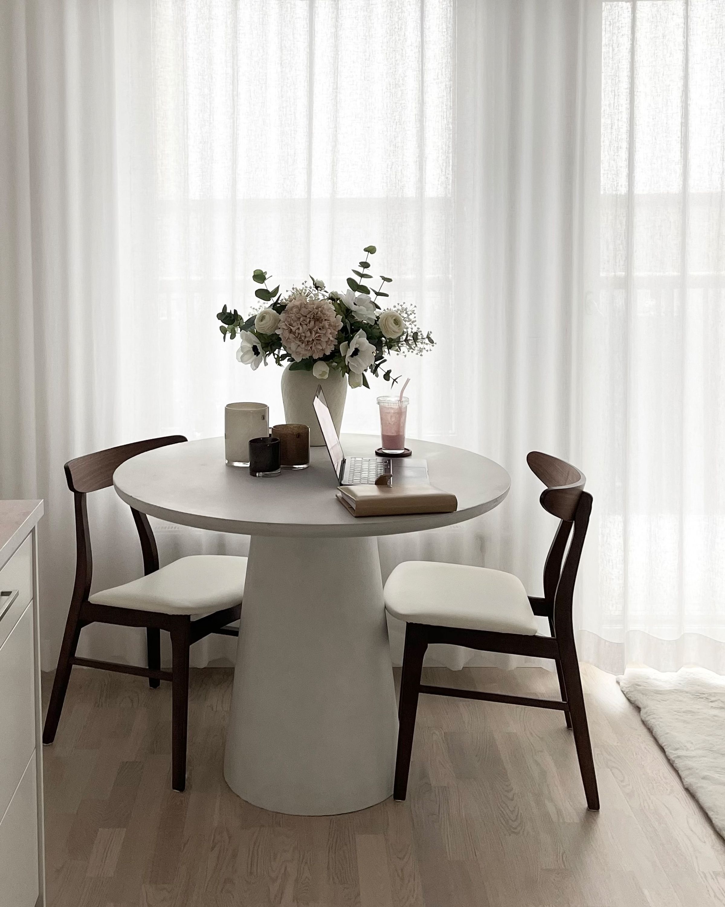 Set van 2 eetkamerstoelen LYNN Hout Wit | Beliani.nl