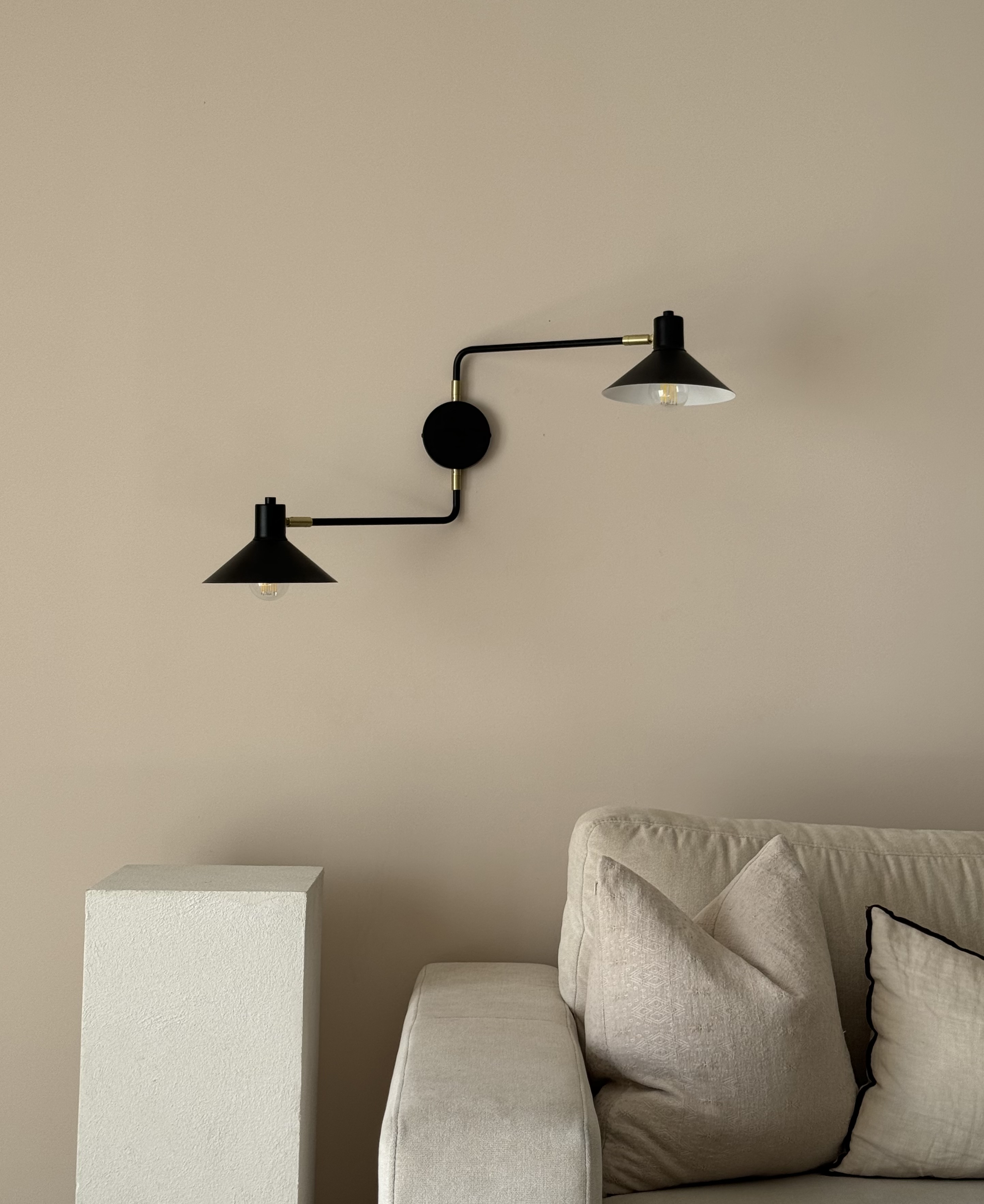 Candeeiros de parede KADASSA Ajustável Metal Preto | Beliani.pt