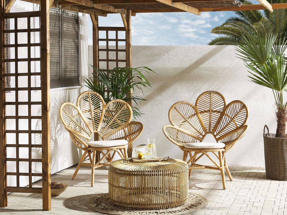 Bistro Set mit Kissen FLORENTINE LIMNI Rattan Beige Beliani