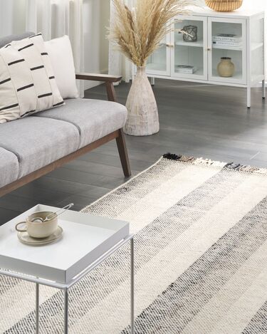 Area Rug 140 x 200 cm Off-White ELLEK | Beliani.co.uk