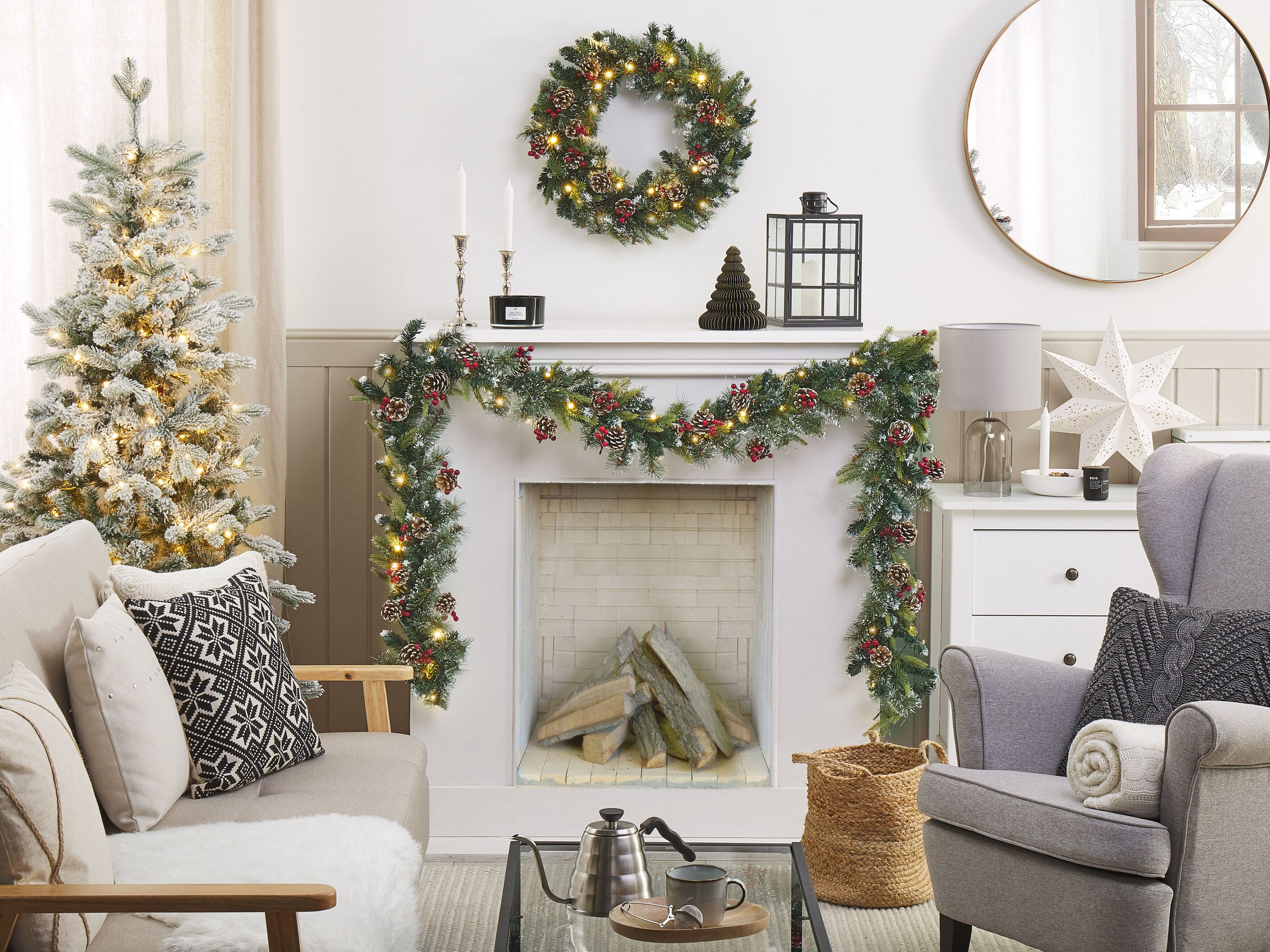 Corona de Navidad LED PAIMIO Verde 60 cm | Beliani.es