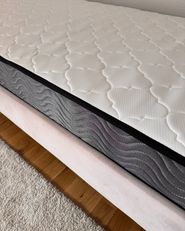 Pussijousitettu patja BLISS Keskikova 180 x 200 cm | Beliani.fi