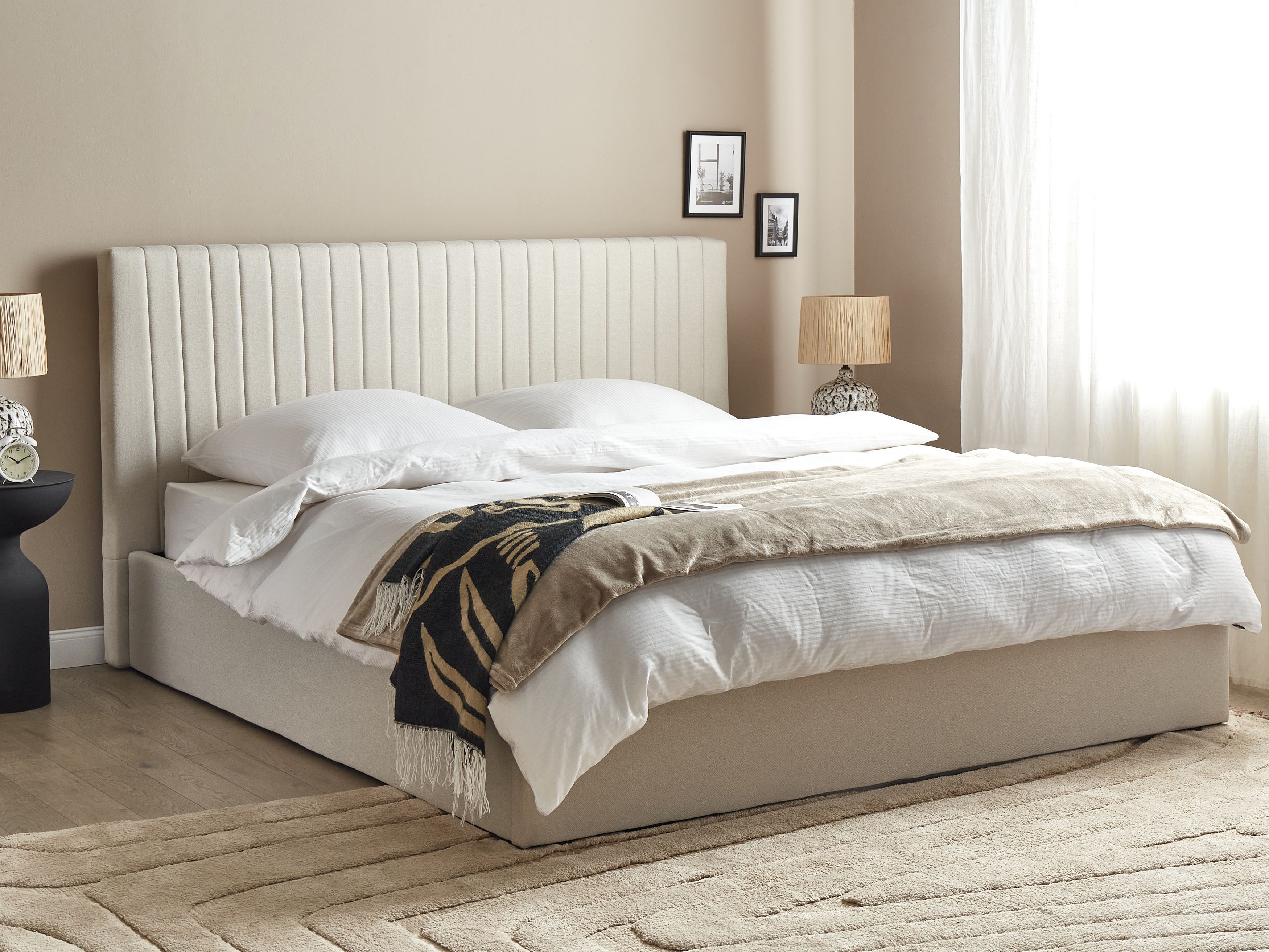 Bett mit Stauraum Stoff VION 180 x 200 cm Beige | Beliani.ch
